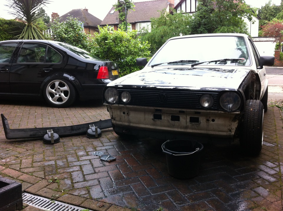 Покраска капота и крыльев — Volkswagen Polo Hatchback Mk2, 1,3 л, 1989 ...