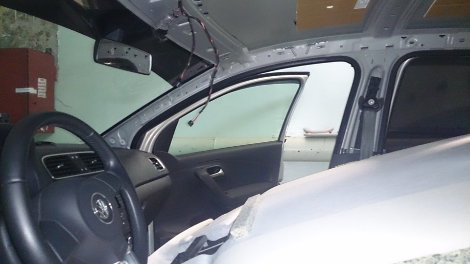 Плафон заднего ряда сидений — Volkswagen Polo Sedan, 1,6 л, 2013 года ...