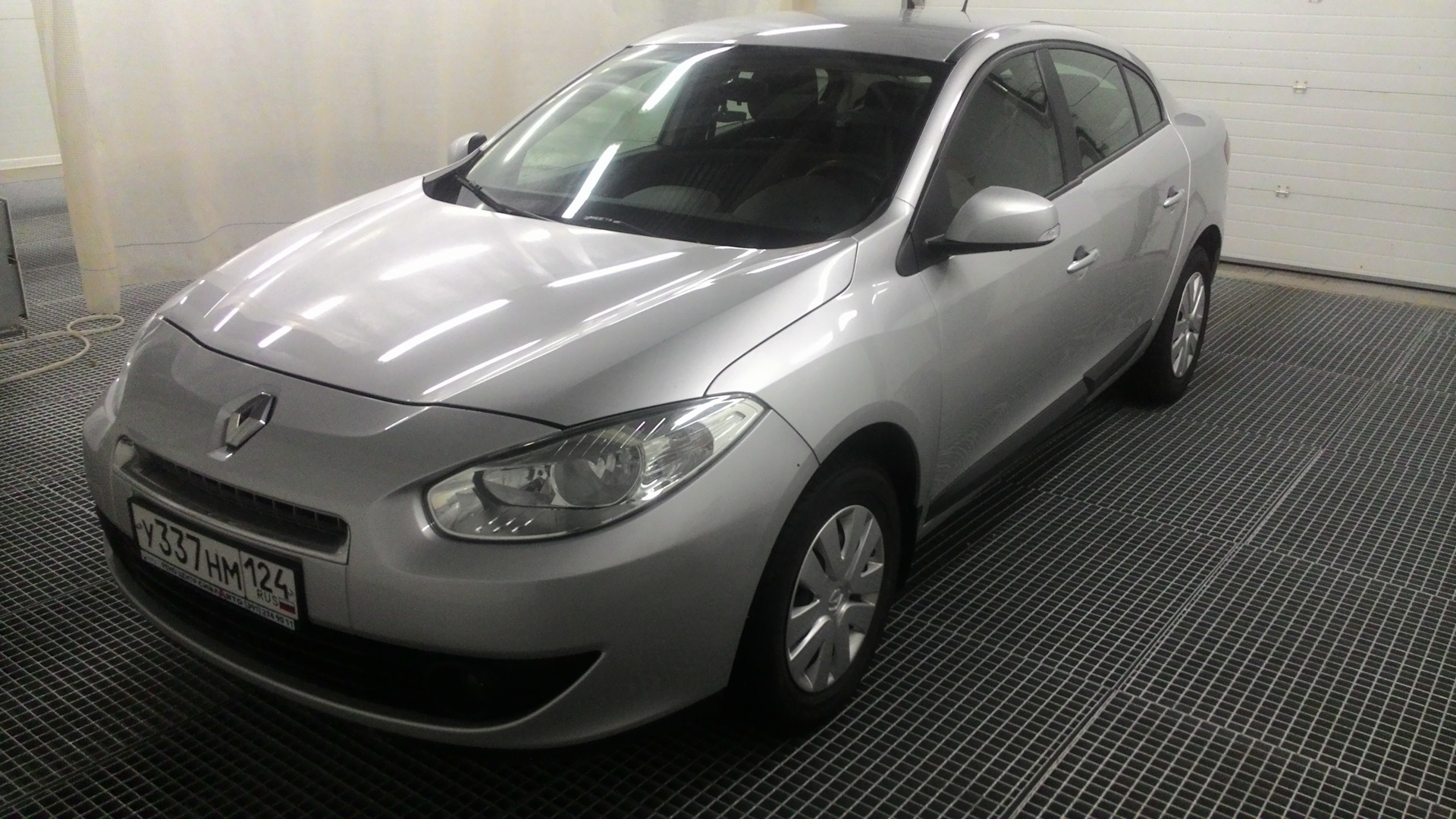 Renault Fluence 1.6 бензиновый 2011 | на DRIVE2