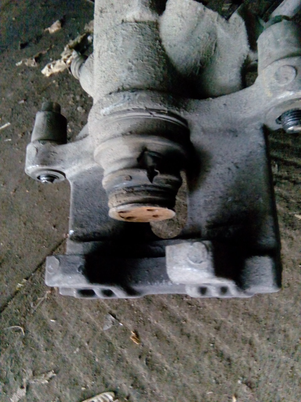 Замена пыльника тормозного поршня и задних тромозов. — MINI Cooper S Mk ...