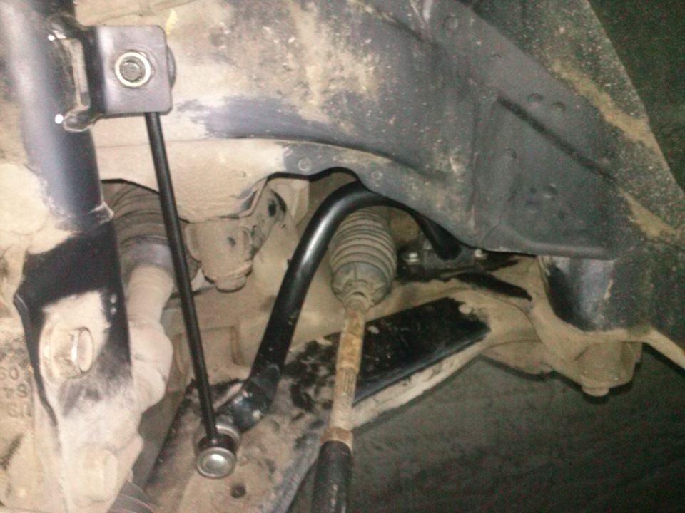 Замена передних сайлентблоков поперечной устойчивости — Dodge Caliber ...