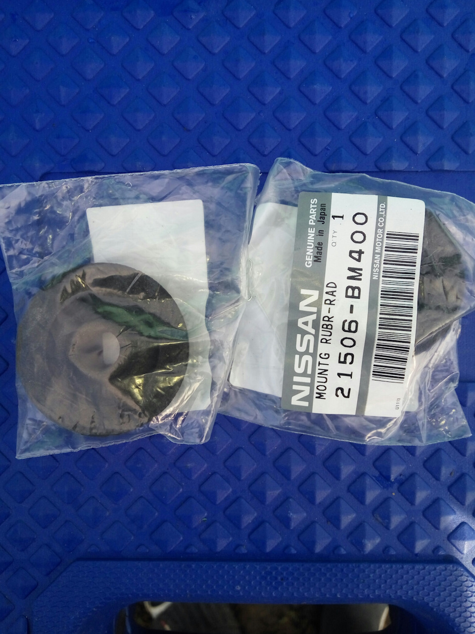 21506BM400 Втулка крепления радиатора NISSAN INFINITI | Запчасти на DRIVE2