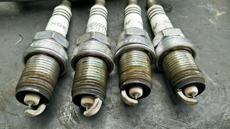 Замена свечей зажигания — SEAT Leon Cupra (Mk II), 2 л, 2012 года ...