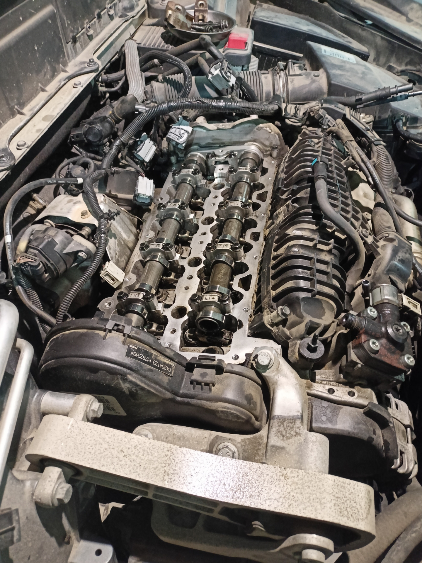 Замена клапанной крышки, чистка дросселя — Volvo XC90 (2G), 2 л, 2016 ...