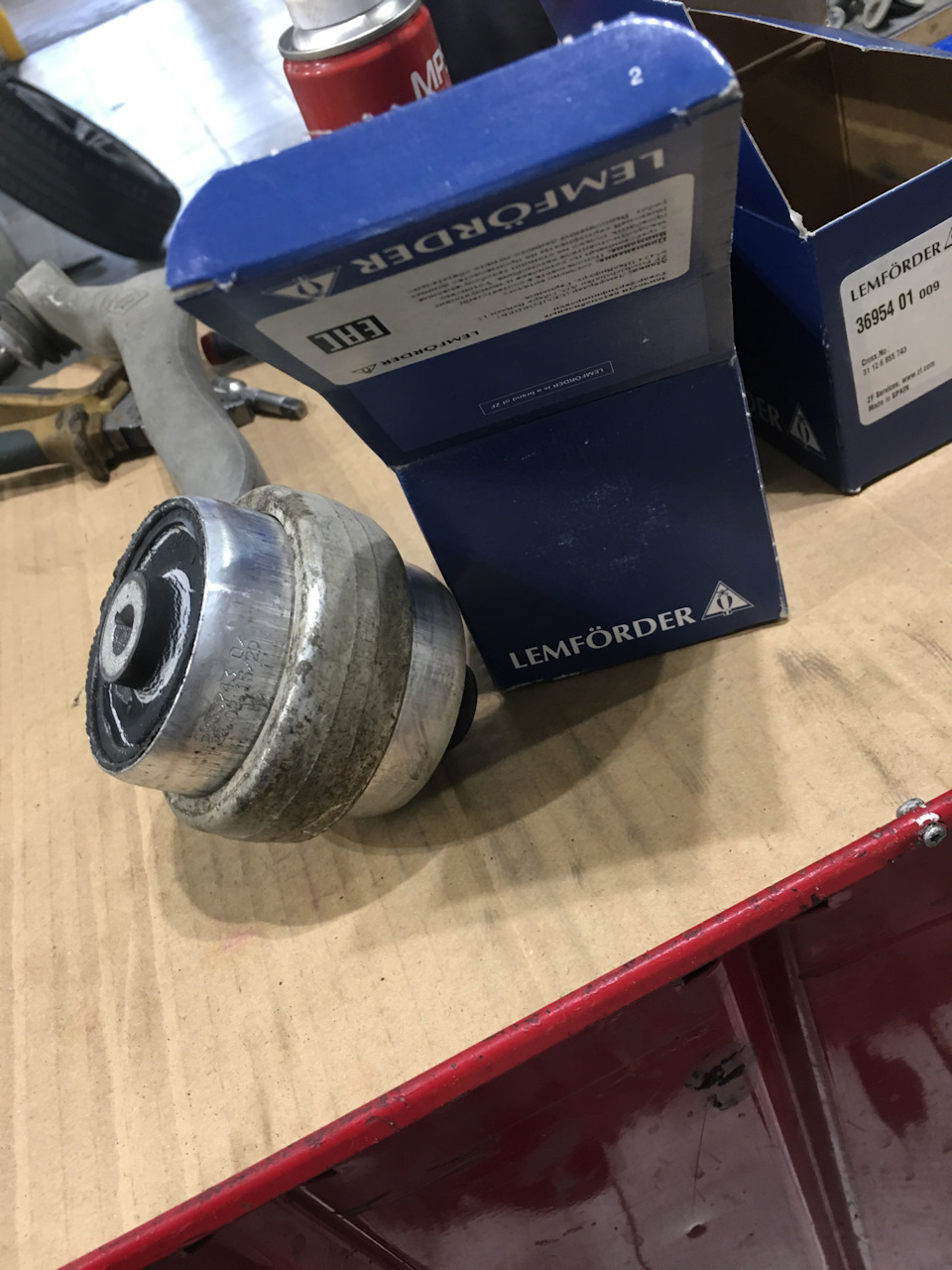 3695401 Сайлентблок рычага подвески LEMFORDER | Запчасти на DRIVE2