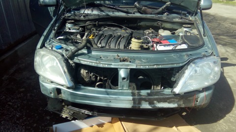 LRC09198 Радиатор охлаждения для автомобилей Лада Largus (12-)/Renault Logan (08-)/Duster (10 ...