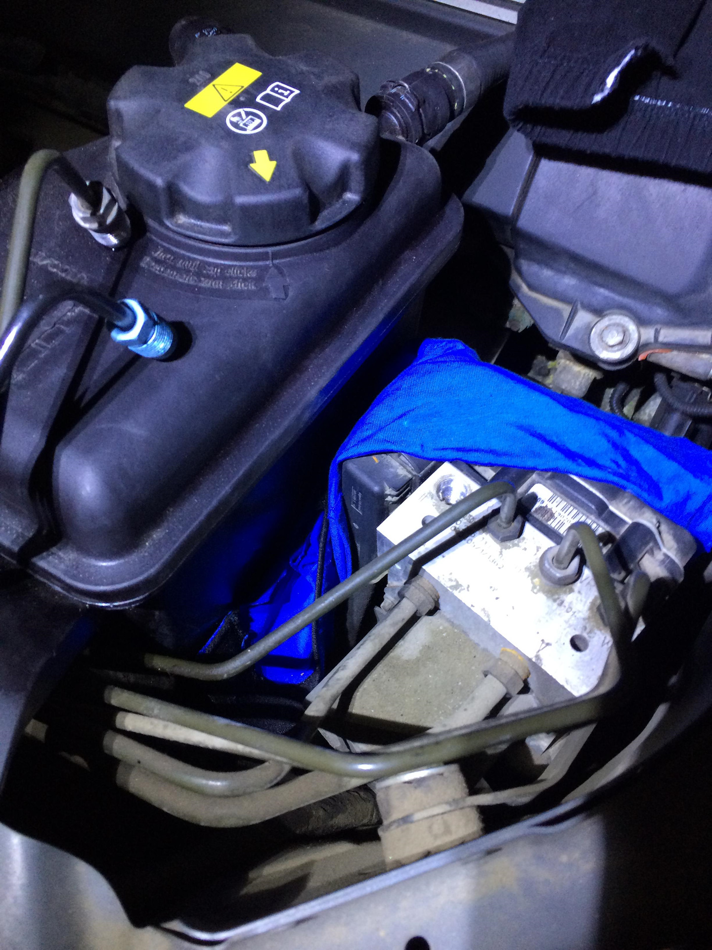 Трубопровод тормозного привода Зд — BMW 5 series (E60), 3 л, 2004 года ...