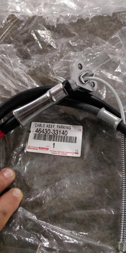 Замена задних развальных тяг и троссов ручника камри 40 двиг. 2.4 ...