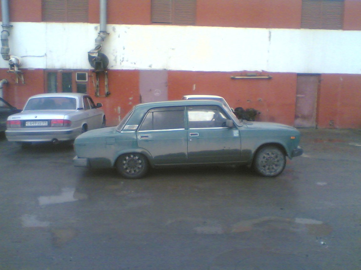 Жестко занижен)))) — Lada 2107, 1,6 л, 2005 года | другое | DRIVE2