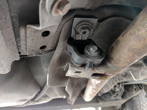 7700424341 Подушка подвески глушителя RENAULT | Запчасти на DRIVE2