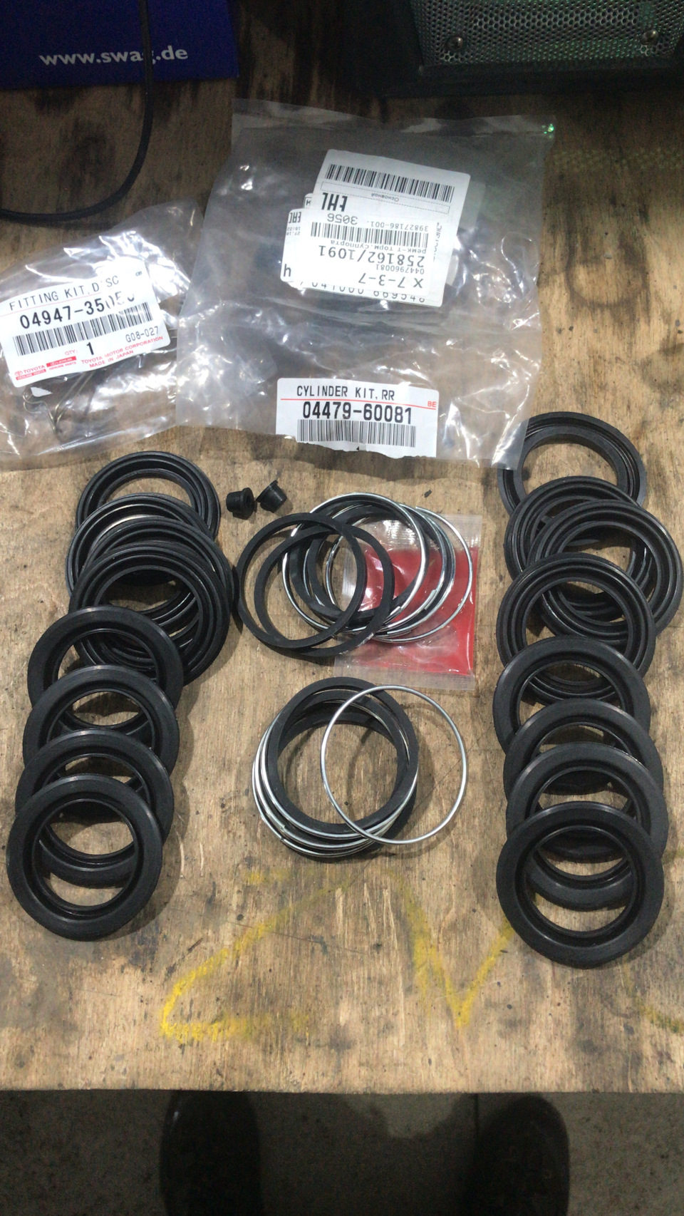 0494735050 Монтажный комплект тормозных колодок. Передняя ось TOYOTA ...