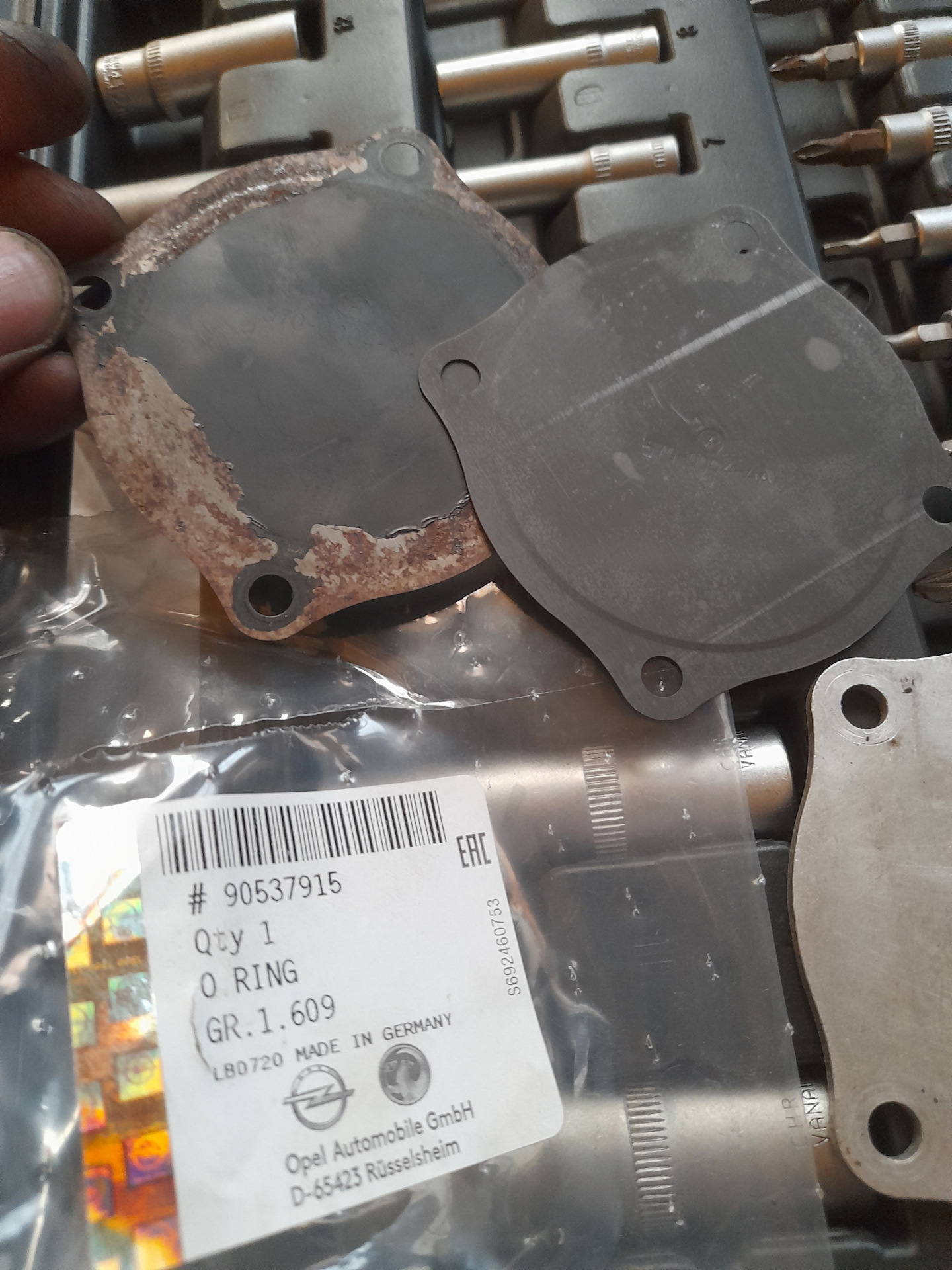 Замена помпы 🤪 — Saab 9-3 (2G), 2 л, 2003 года | поломка | DRIVE2