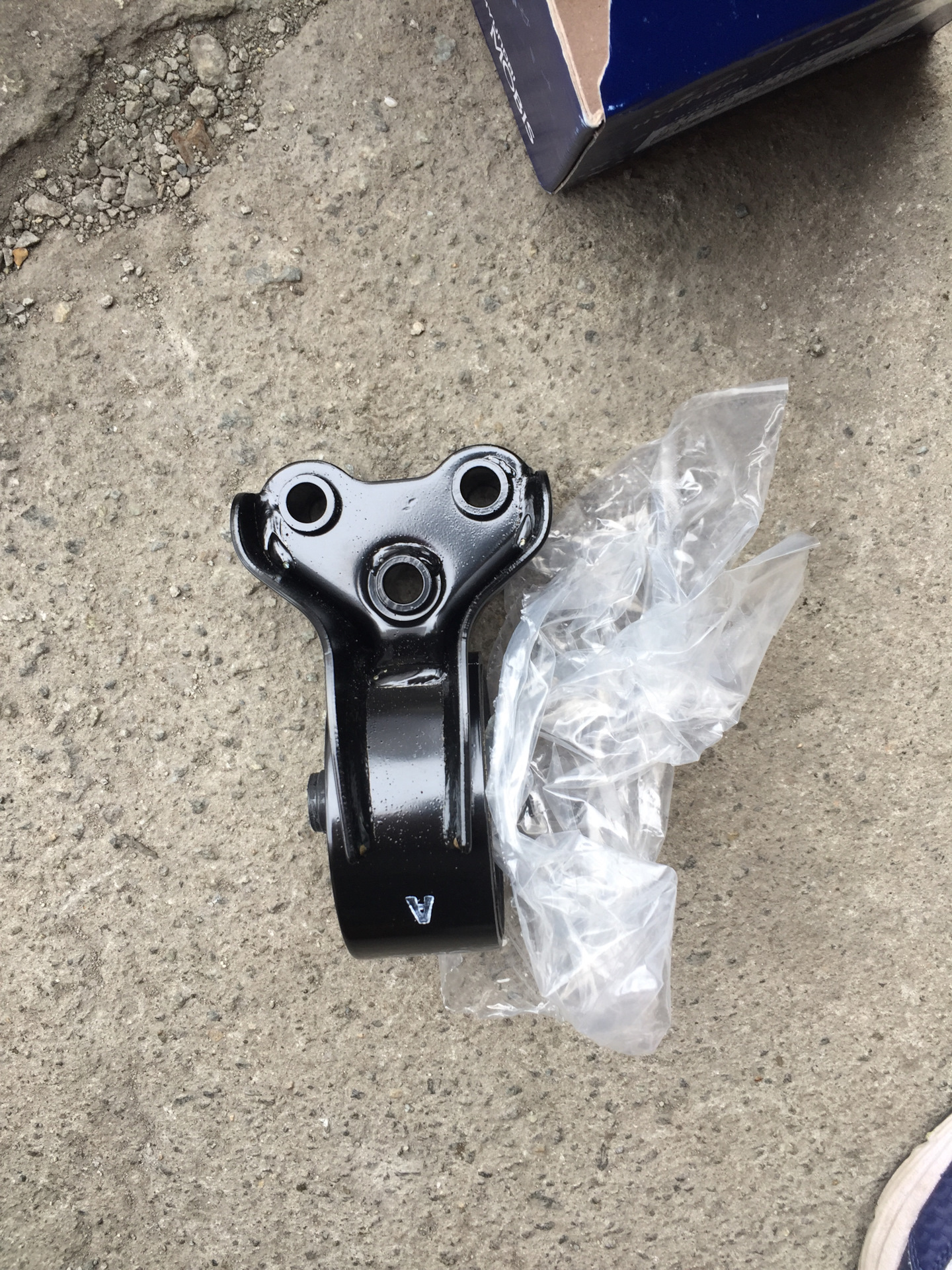 Вибрации по кузову и салону на D и R, подушки ДВС — Hyundai Tuscani (GK ...