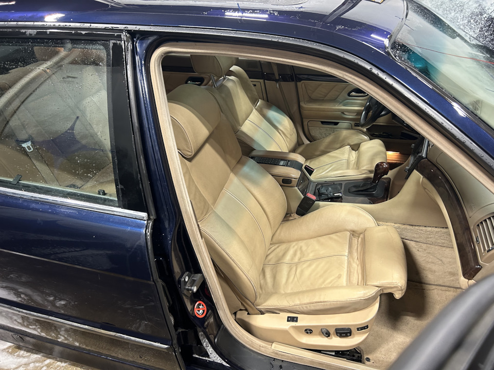 Beige contour seats и стойки с деревом — BMW 7 series (E38), 4,4 л ...