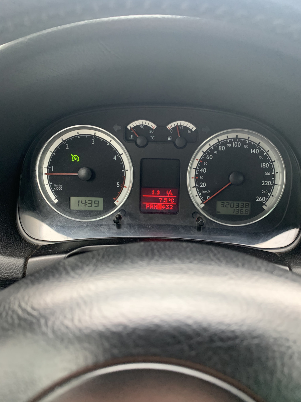Почему постоянно горин значок круиза? — Volkswagen Golf Mk4, 1,9 л ...