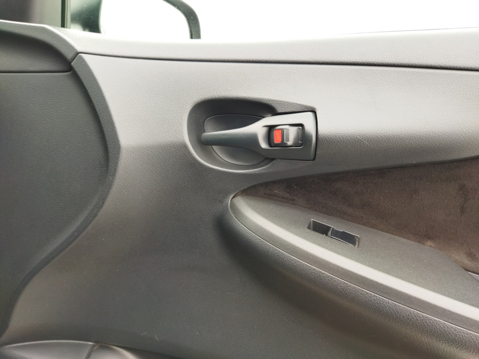 Замена переднего локера и внутренних ручек. Вопрос — Toyota Corolla ...