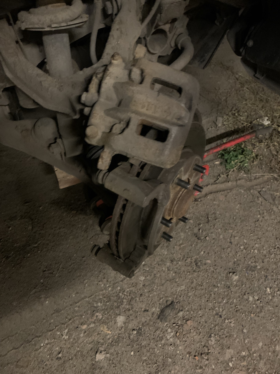 Передние колодки и вспышки в решетку! — Mitsubishi Montero III (V60), 3 ...