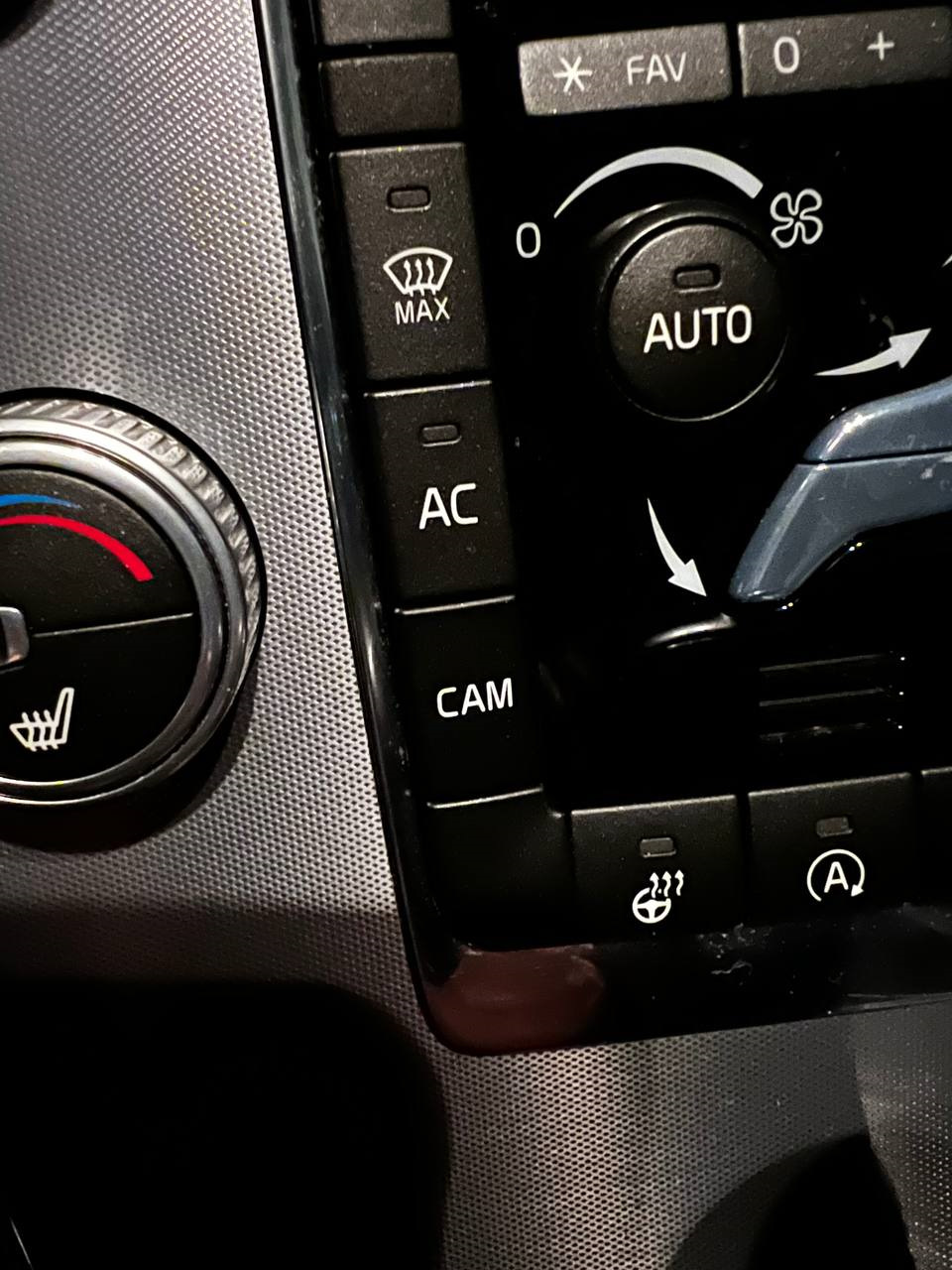 Установка камеры заднего вида — Volvo XC60 (1G), 2,4 л, 2016 года ...