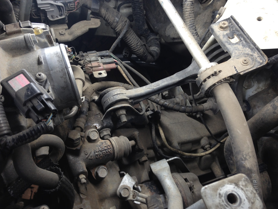 Замена шланга сцепления. — Subaru Outback (BP), 2,5 л, 2004 года ...