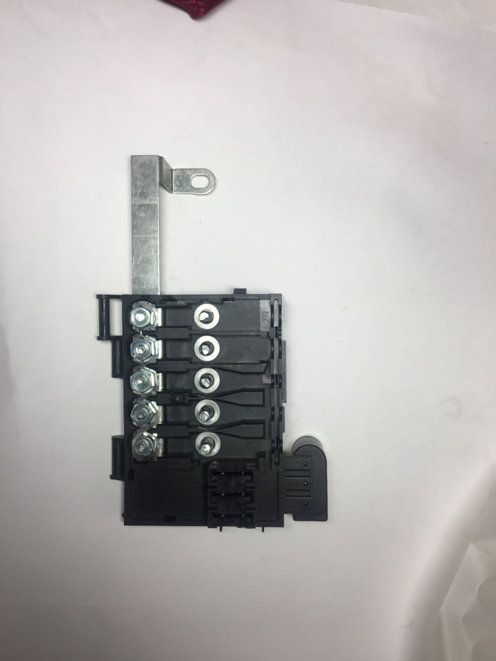 1J0937617C Конт. колодка плавк. предохр. VAG | Запчасти на DRIVE2