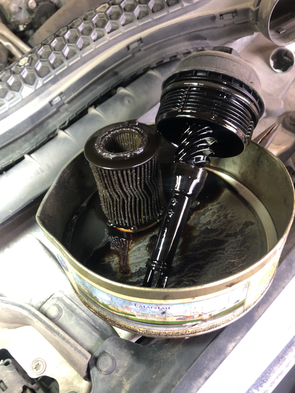 Замена масла в ДВС и что стало с Lukoil Genesis Armortech 5W-40. Первая ...