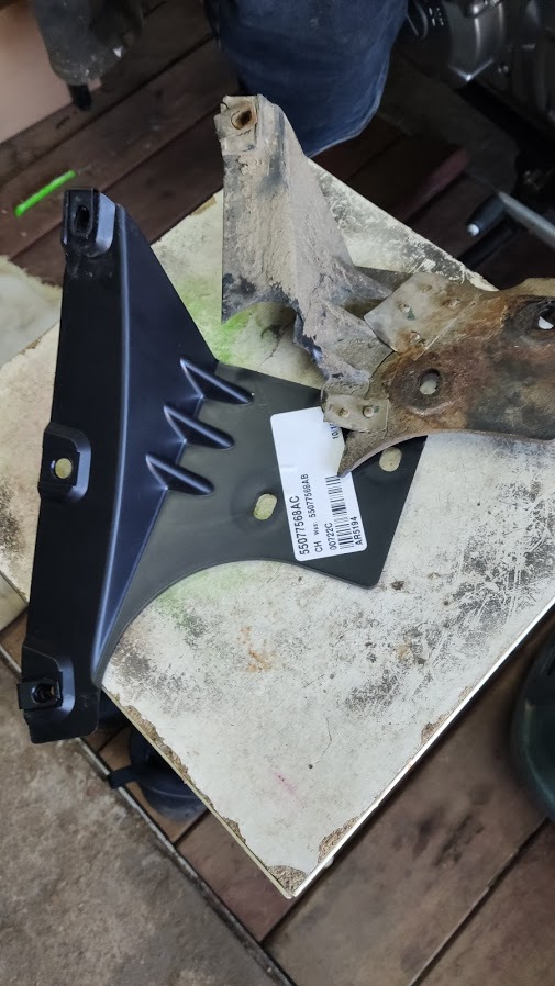 Крепление бампера — Dodge Durango II, 5,7 л, 2006 года | своими руками ...