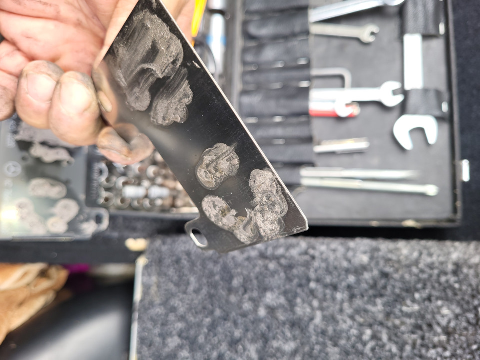 Замена передных калодок — Mercedes-Benz S-Class (W140), 5 л, 1995 года ...