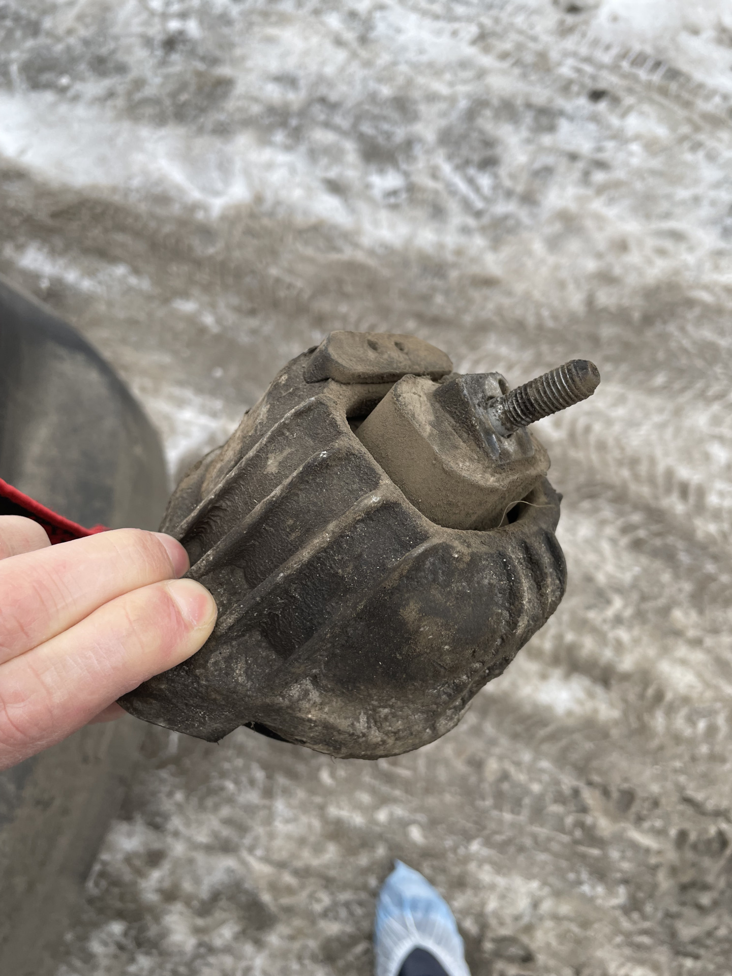 Замена опоры двигателя — BMW 3 series Coupe (E92), 2,5 л, 2008 года ...