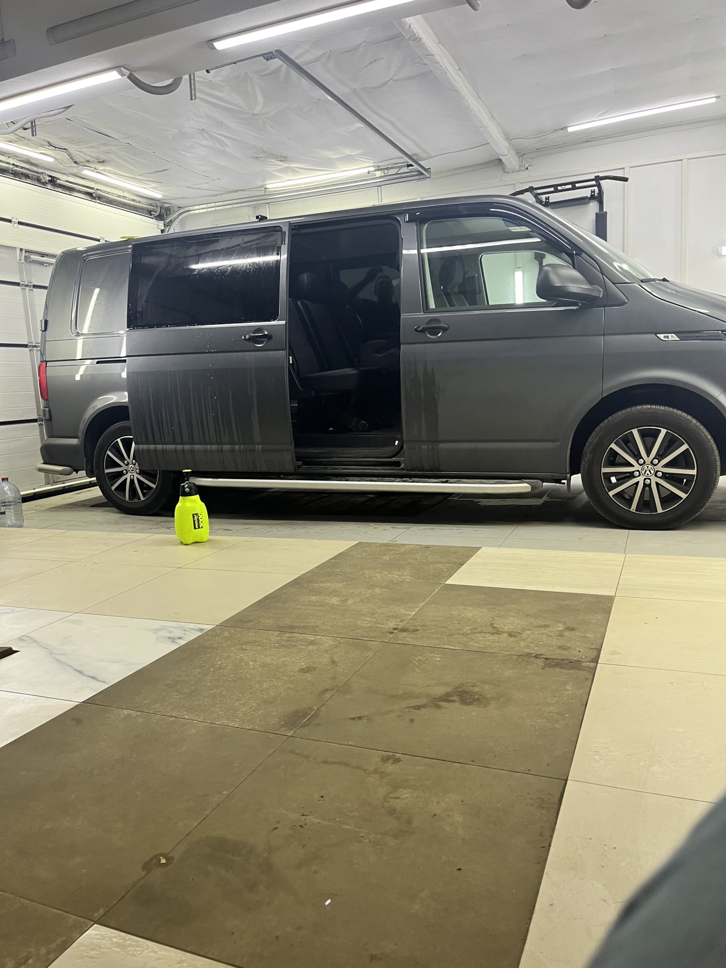 Тонироука — Volkswagen Transporter T6.1, 2 л, 2023 года | стайлинг | DRIVE2