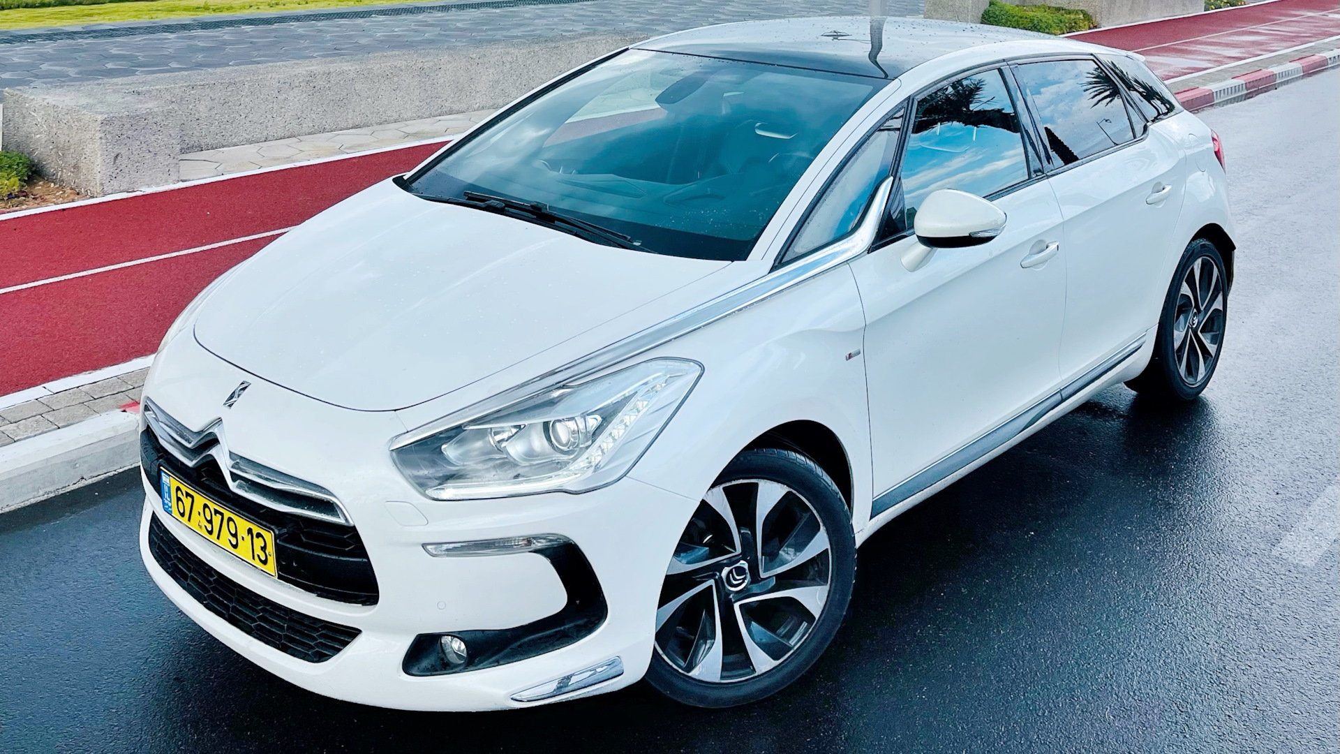 Citroen DS5 1.6 бензиновый 2012 | AirBus на DRIVE2