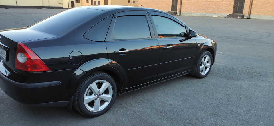 Короткие брызговики — Ford Focus II Hatchback, 1,8 л, 2007 года ...