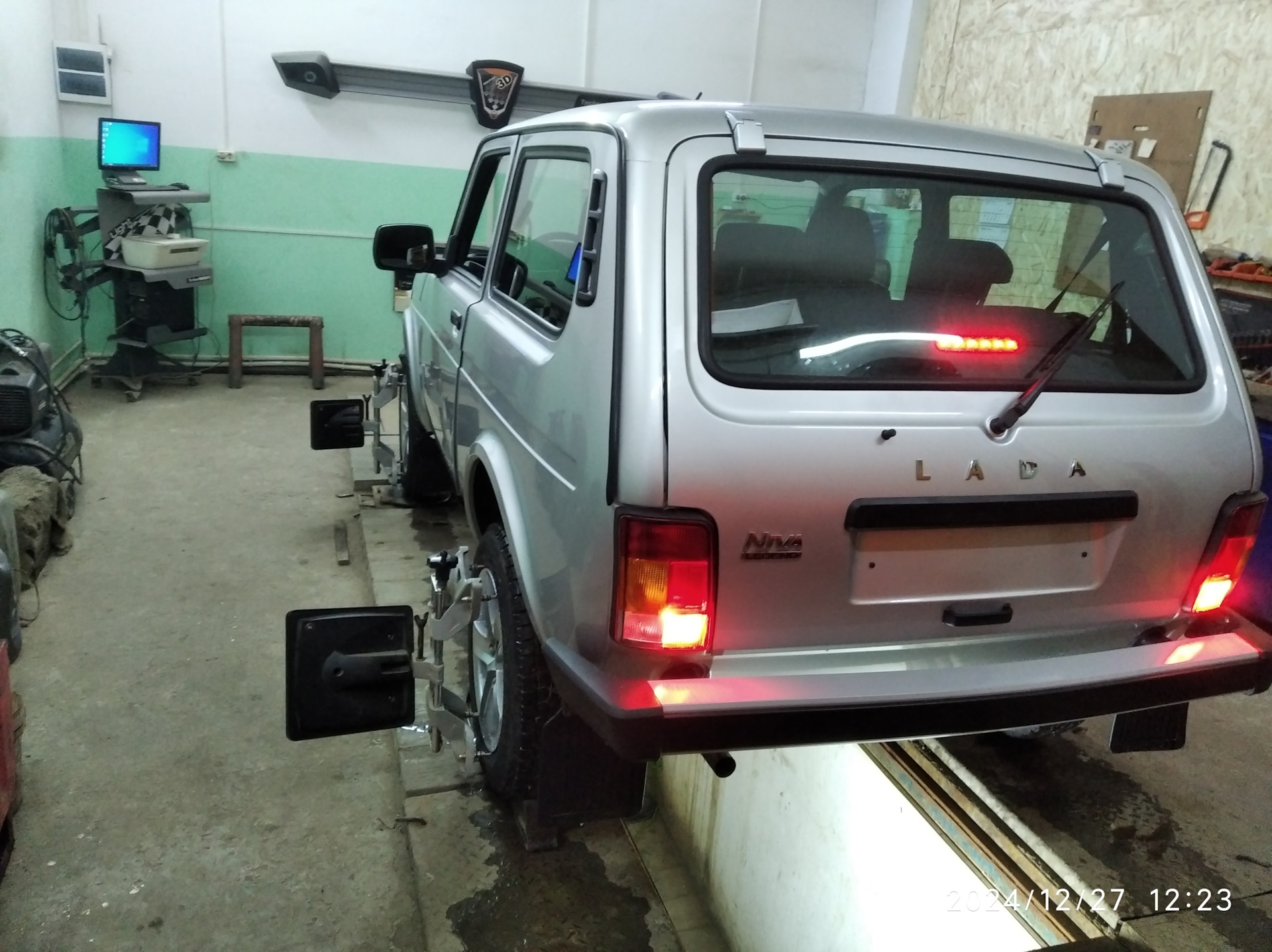 Подкрылки на саморезах, или нет🤔 — Lada 4x4 3D, 1,7 л, 2024 года | аксессуары | DRIVE2