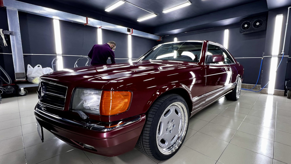 Mercedes-Benz SEC-Class (W126) 5.6 бензиновый 1990 | на DRIVE2