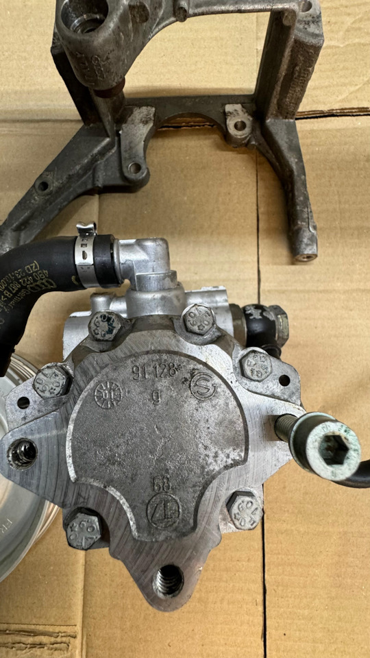 Насос ГУР Audi / Volkswagen (комплект) на Audi A6 (C5). Б/у | 8 000 ₽ в ...