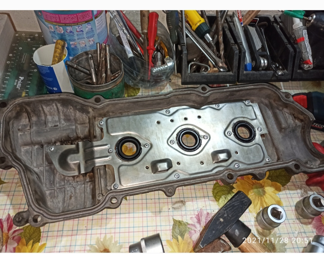 Чистка маслоотделителя в клапанной крышке и замена свечей. — Toyota ...