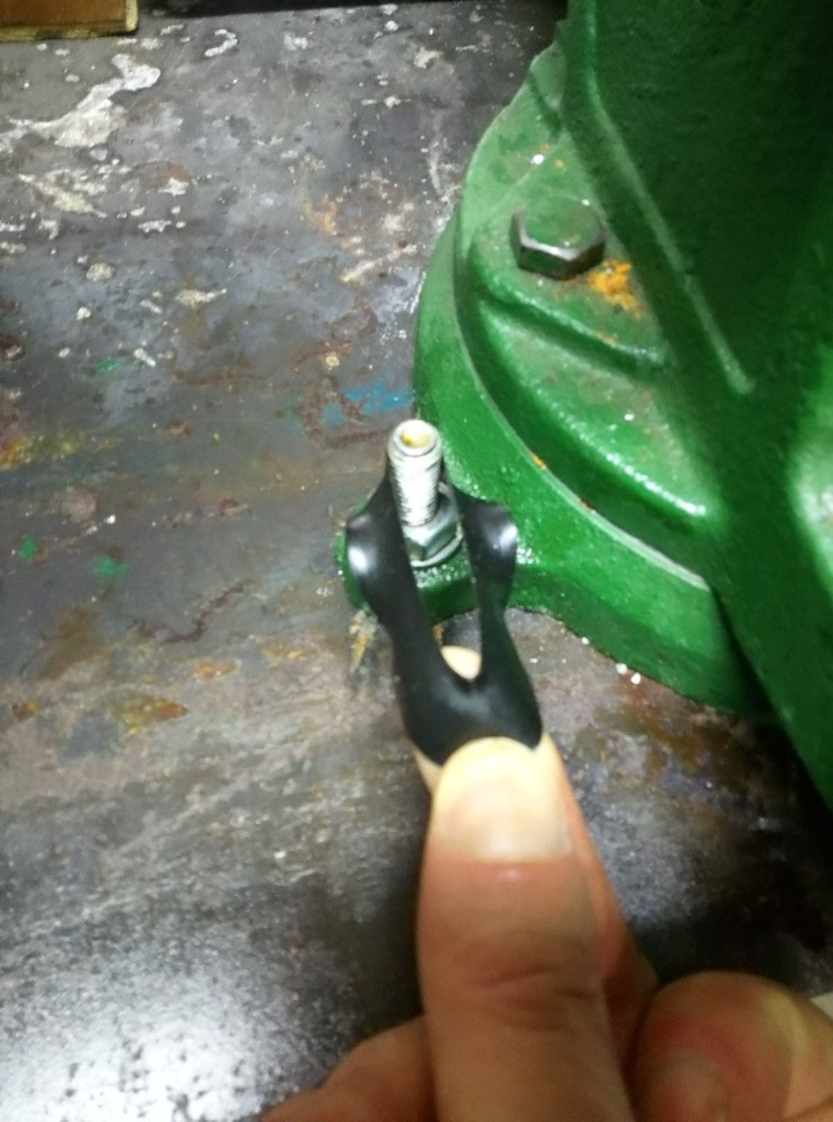 Экстренная замена масленного фильтра Purflux LS923 на MAN W75/3 ...