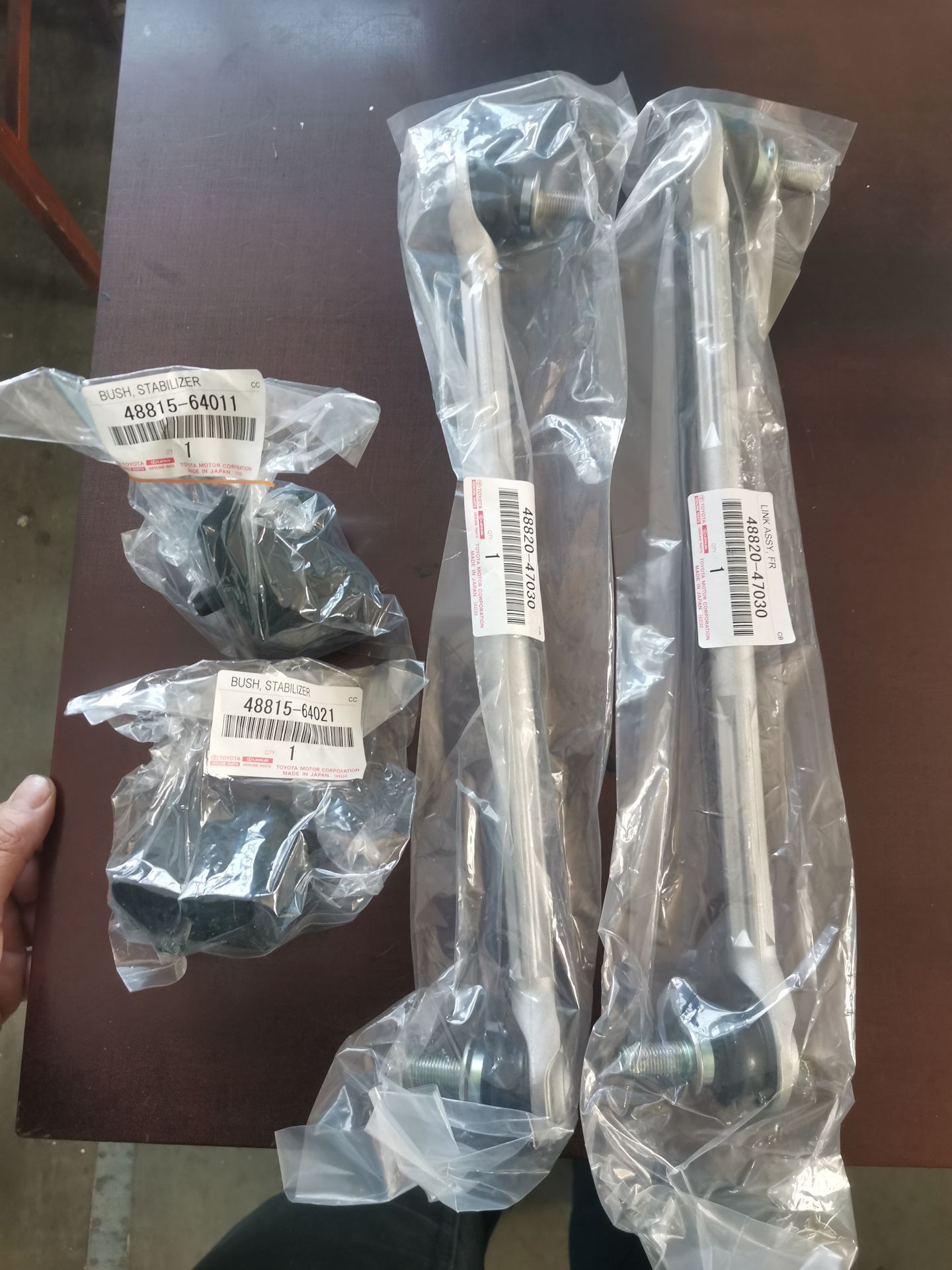 Оригинальные запчасти на Toyota Prius alpha ZVW41/ZVW40 — Toyota Prius ...