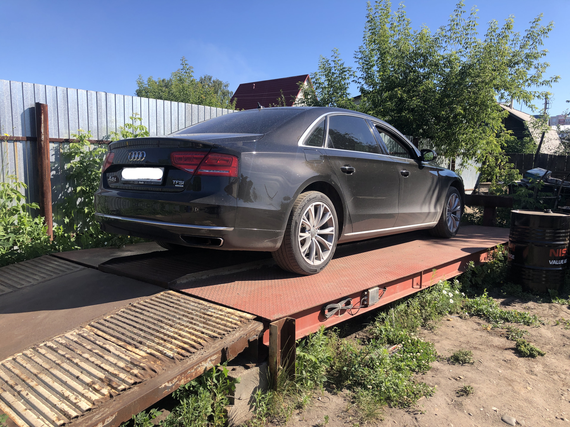 ⚖️Сколько весит Audi A8 L 4.0 ? А без сидений? — Audi A8 (D4), 4 л, 2013 года | наблюдение | DRIVE2