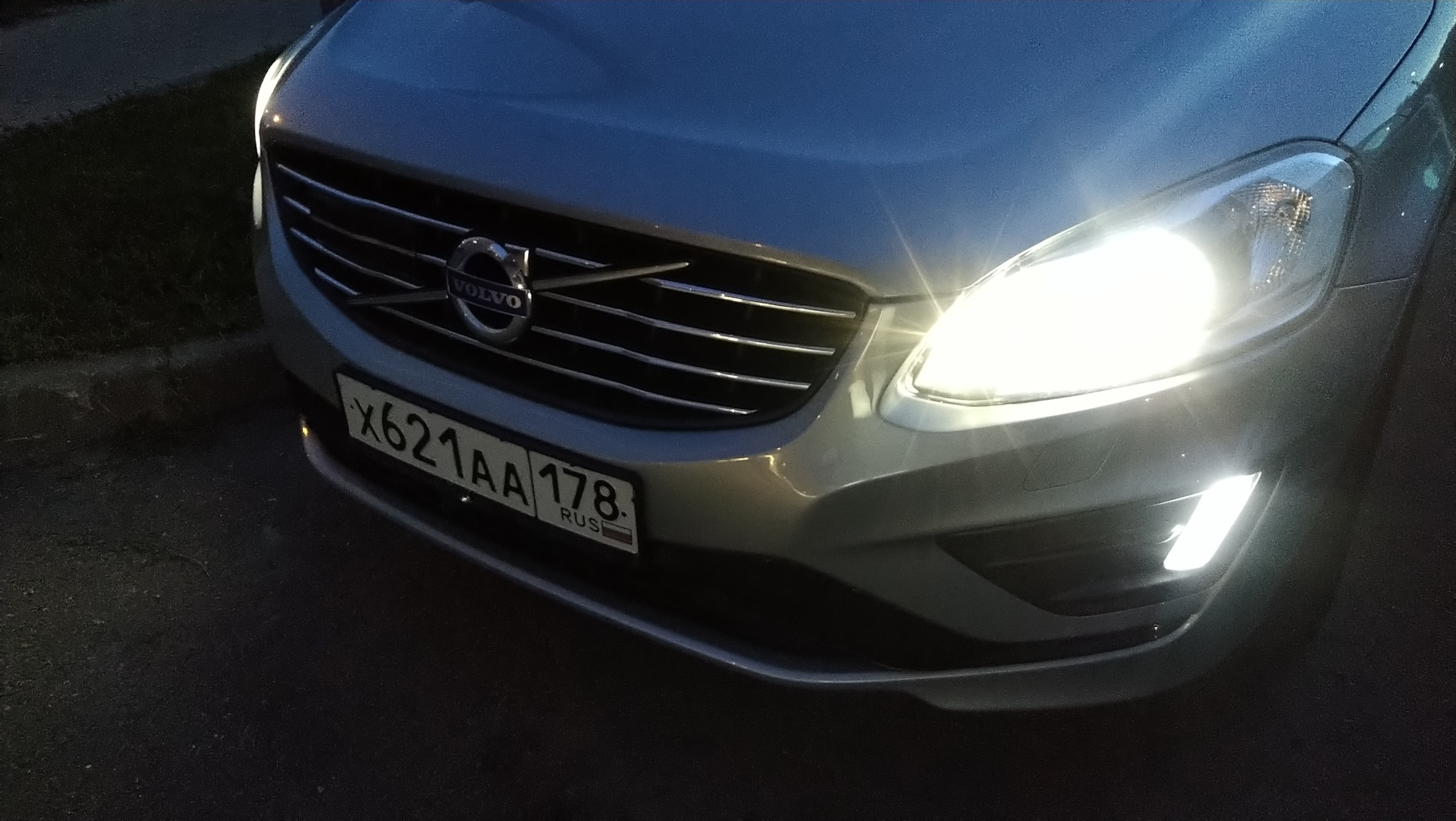 Бампер R Design. — Volvo XC60 (1G), 2,4 л, 2017 года | стайлинг | DRIVE2