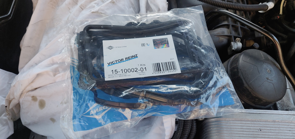 Замена прокладки клапанной крышки N55 — BMW X5 (E70), 3 л, 2011 года ...