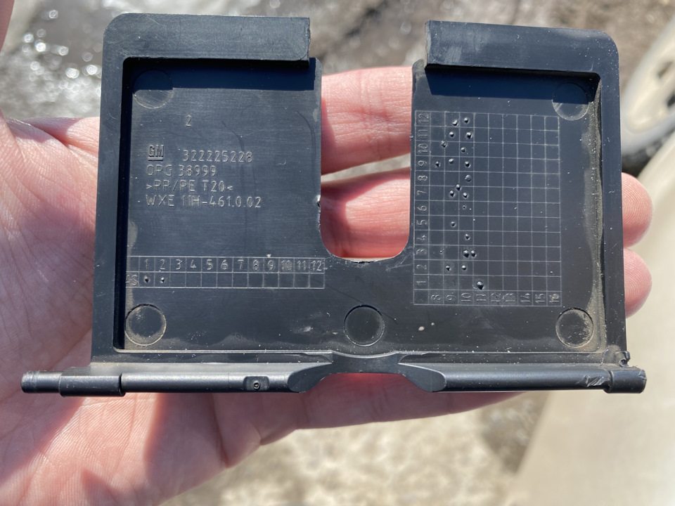 322225228 Накладка на порог внутренняя левая GM | Запчасти на DRIVE2