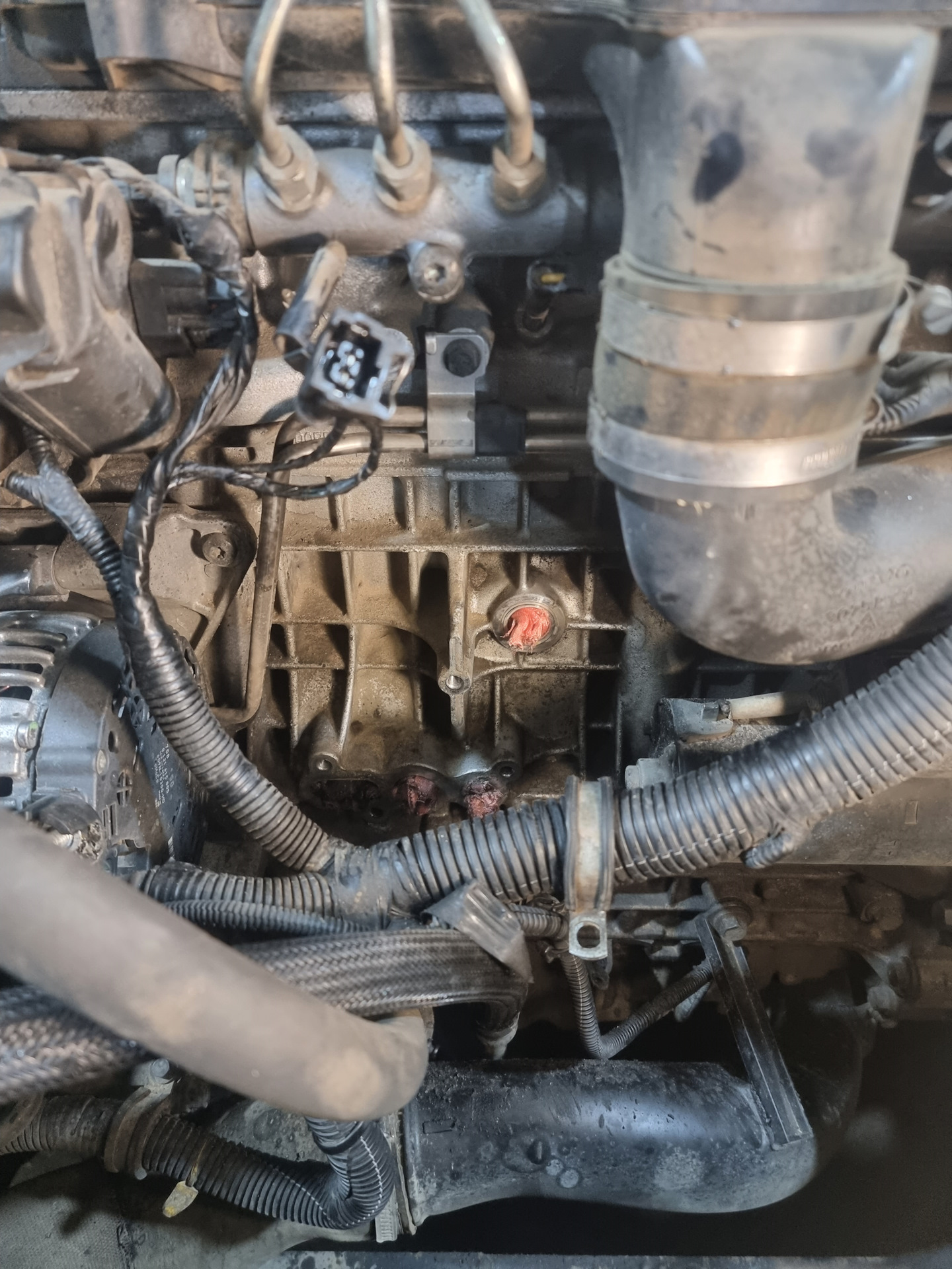 Обслуживание ВКГ и замена масла в ДВС — Volvo XC70 III, 2,4 л, 2007 ...