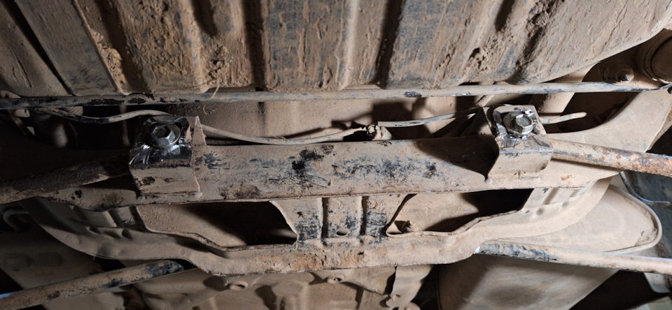 Замена сайлентблоков задней подвески — Chevrolet Lacetti Sedan, 1,6 л ...