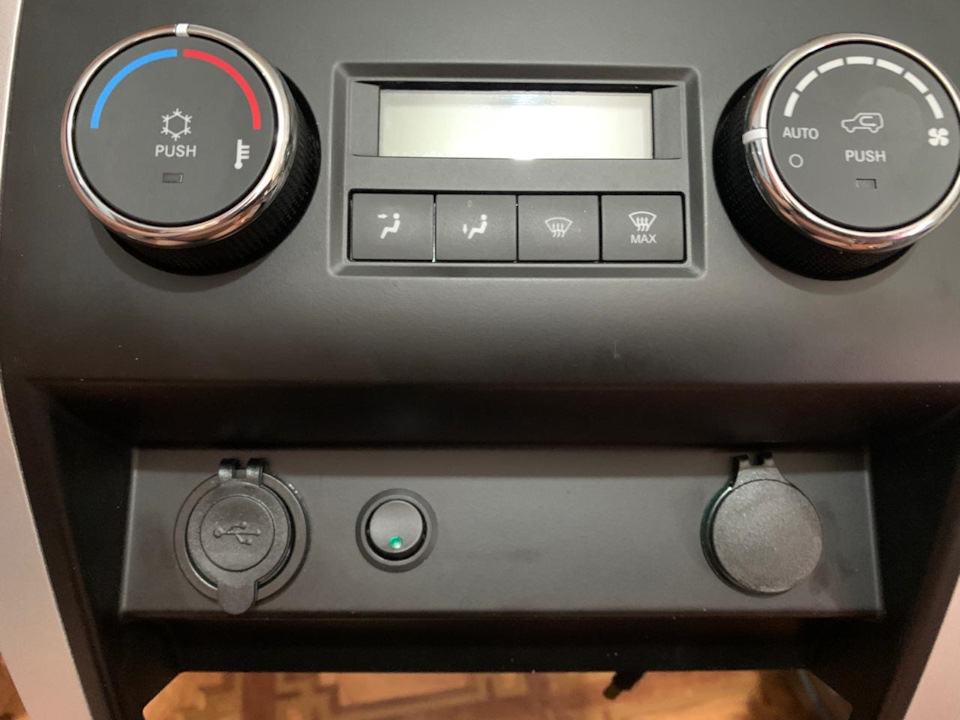 USB разъем в Уаз Патриот с АКПП — УАЗ Patriot, 2,7 л, 2019 года ...