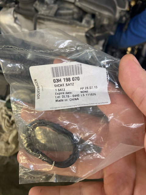 03H198070 Комплект прокладок VAG | Запчасти на DRIVE2