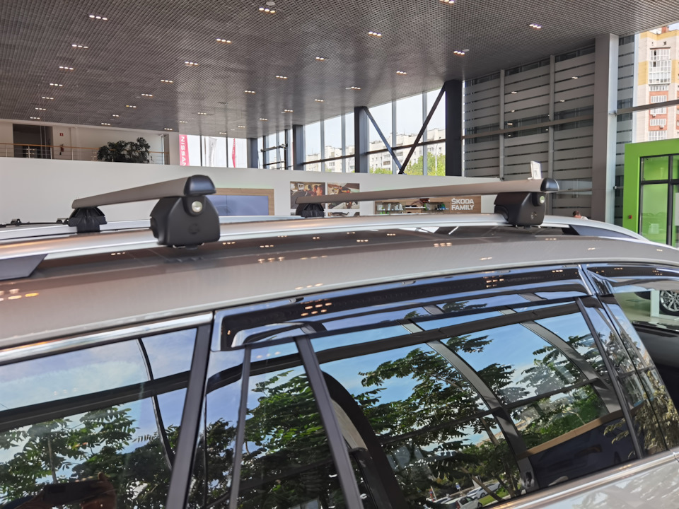 Блин какой оказывается надёжный хват у оригинального багажника шкоды ...