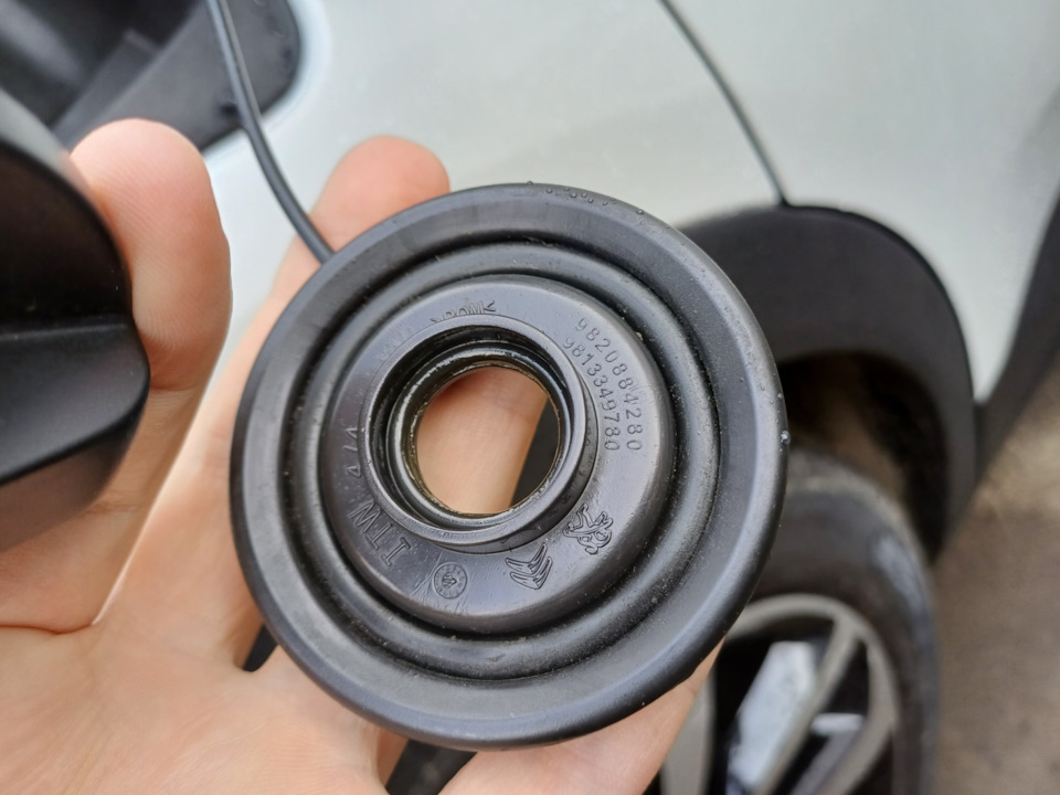 Мелочи которые случаются. — Opel Grandland X, 2 л, 2019 года | поломка ...