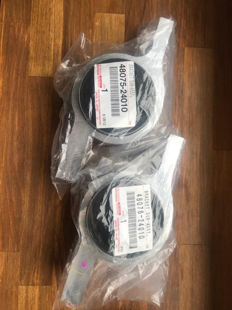 4807624010 Кронштейн нижнего рычага, №2 (в подсборе) TOYOTA LEXUS ...