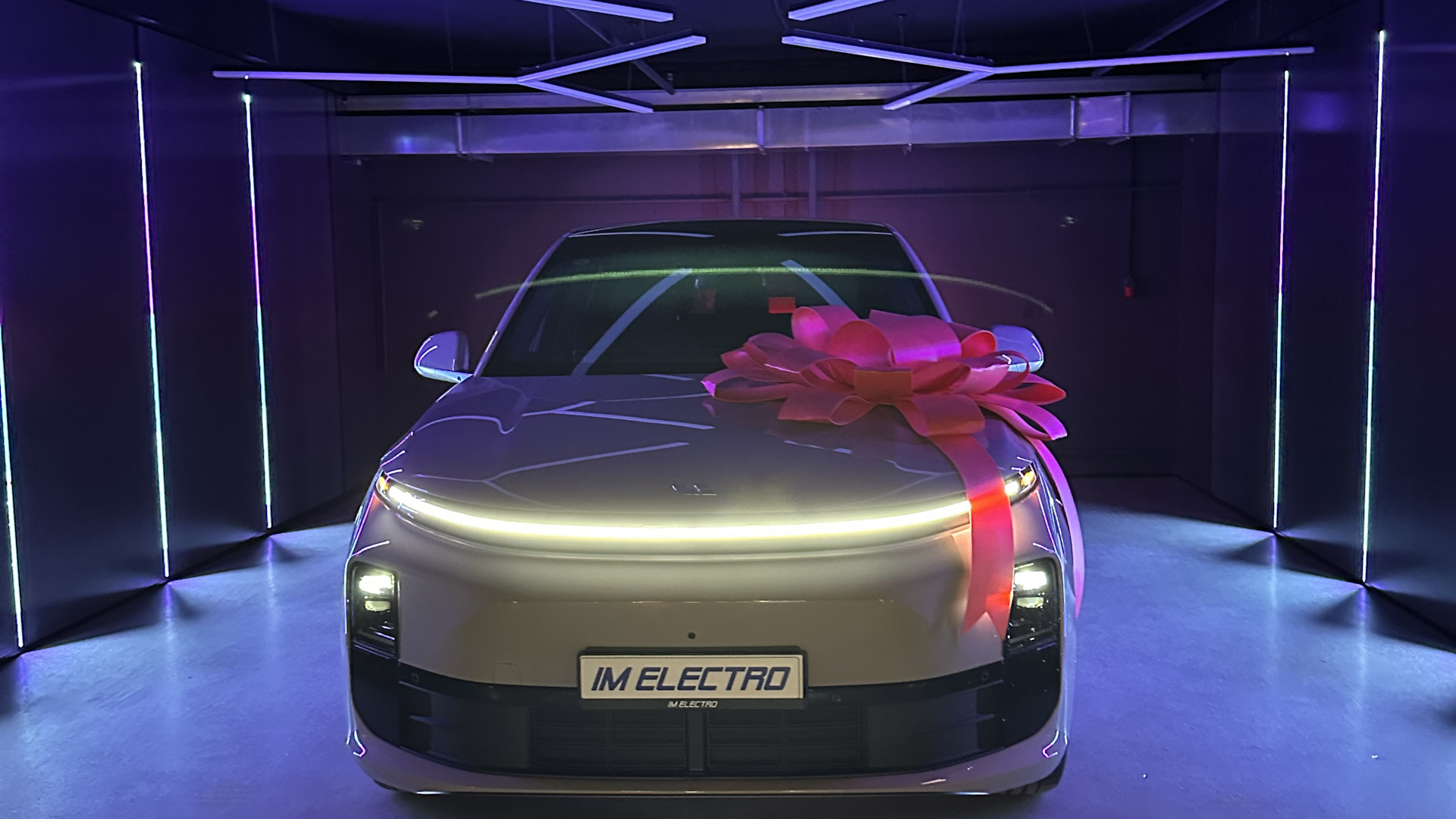 Li Auto L6 1.5 гибридный 2024 | Elephant Gray на DRIVE2