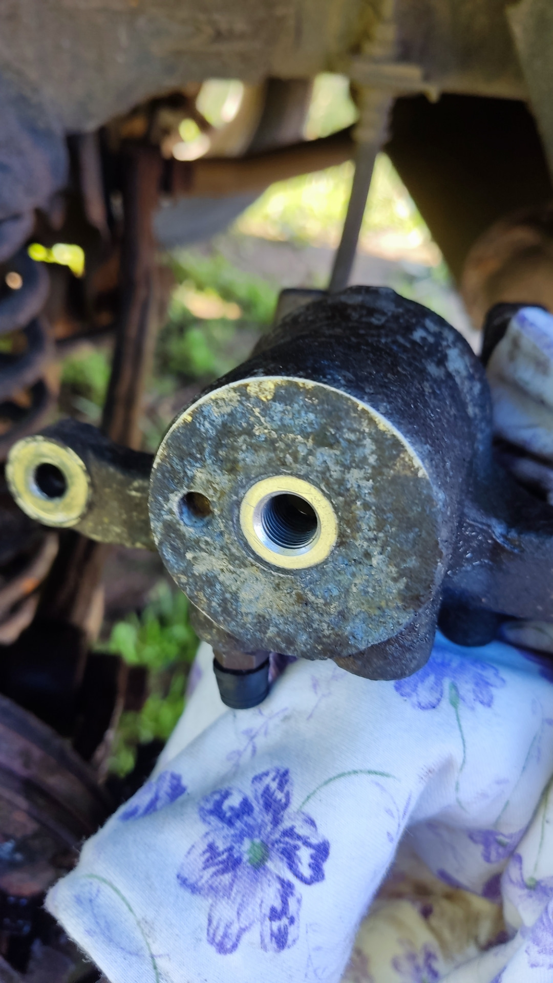 Ремонт заднего левого суппорта. — Hyundai ix35, 2 л, 2010 года | своими ...